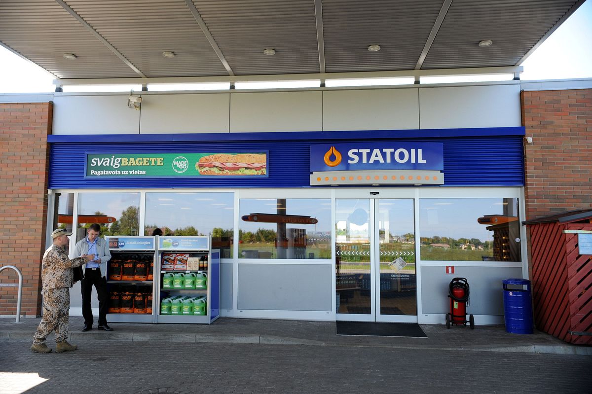 Slēdz Statoil degvielas uzpildes staciju, lai mācītos neitralizēt bumbu ...